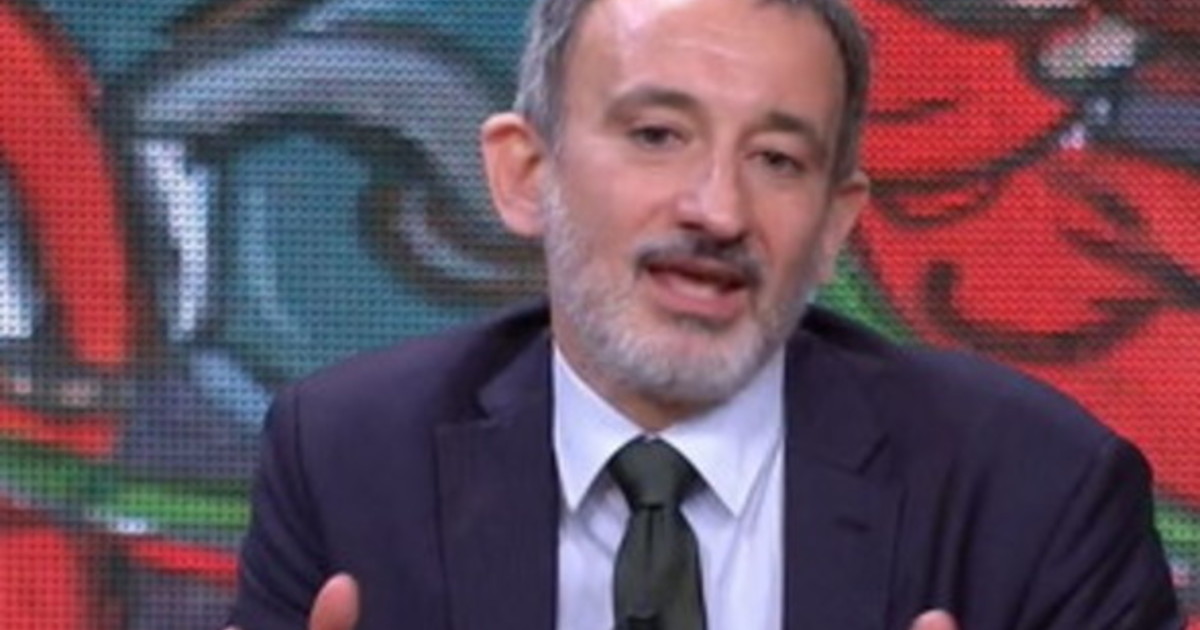 Stasera Italia, indiscreto di Pietro Senaldi: "Cosa sta facendo Putin ...