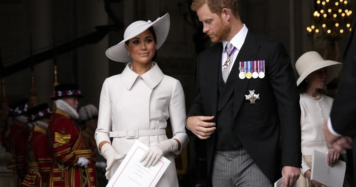 Meghan Markle e Harry cacciati dalla cena, Re Carlo li umilia: Londra sotto choc | Libero ...