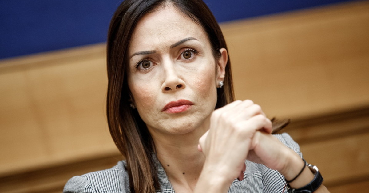 Mara Carfagna al veleno: "Chi ha rifiutato di entrare al governo ...