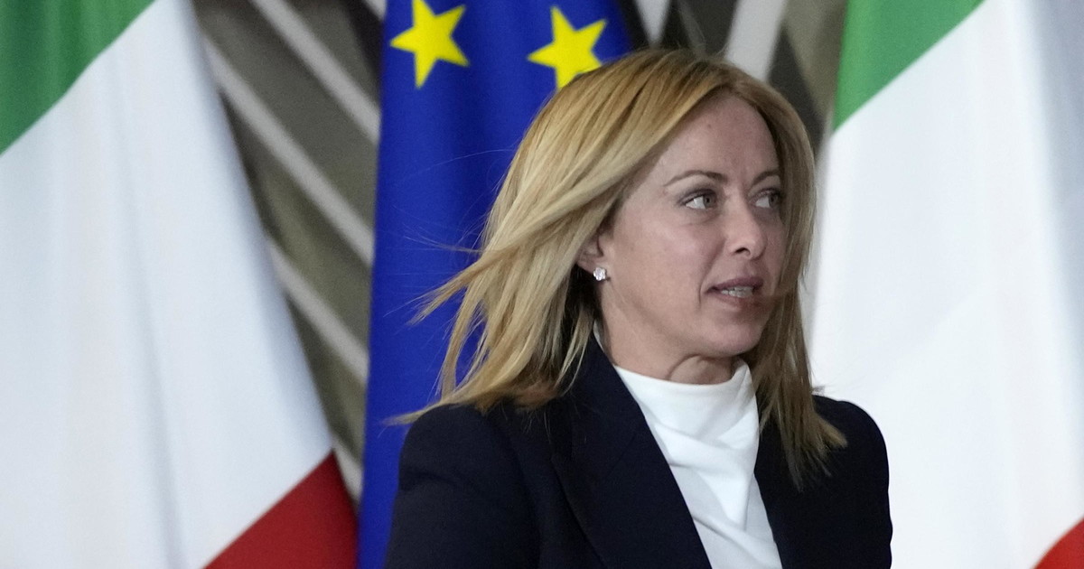 Giorgia Meloni, Varoufakis la infanga: "Si piegata alla Troika ...