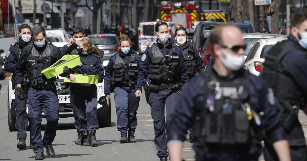 Parigi, terrore e morte: spara davanti al centro culturale curdo, 3 ...