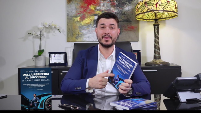 Davide Storniolo si racconta in un libro, ecco la biografia dell'agente ...
