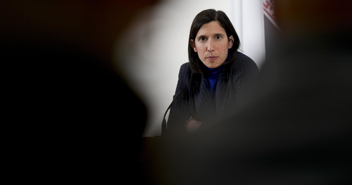 Elly Schlein, underdog della sinistra? Balle: chi sono mamma e papà ...