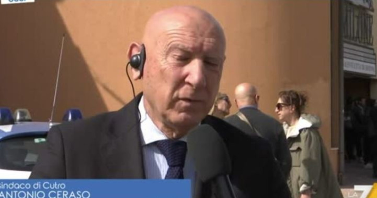 Cutro, la lezione del sindaco Ceraso: italiano vero contro politici ...