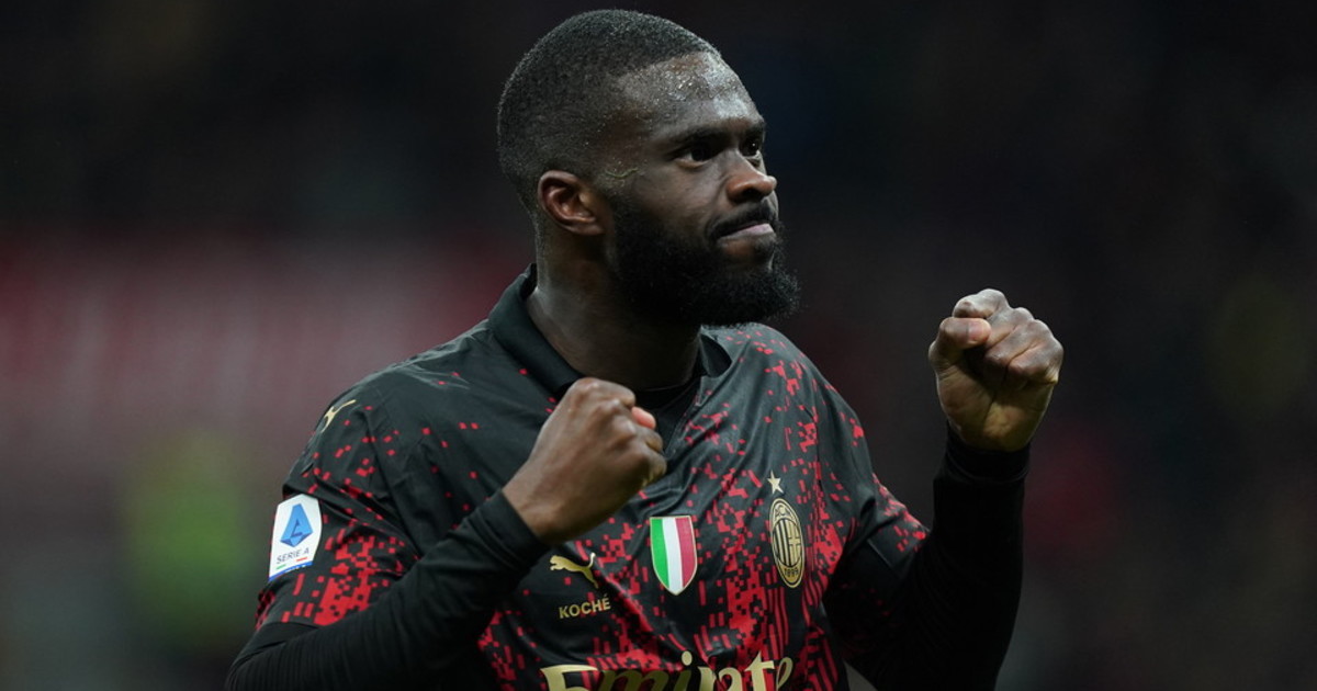 Milan, Tomori e il gesto-choc dopo il rigore del Napoli | Libero ...