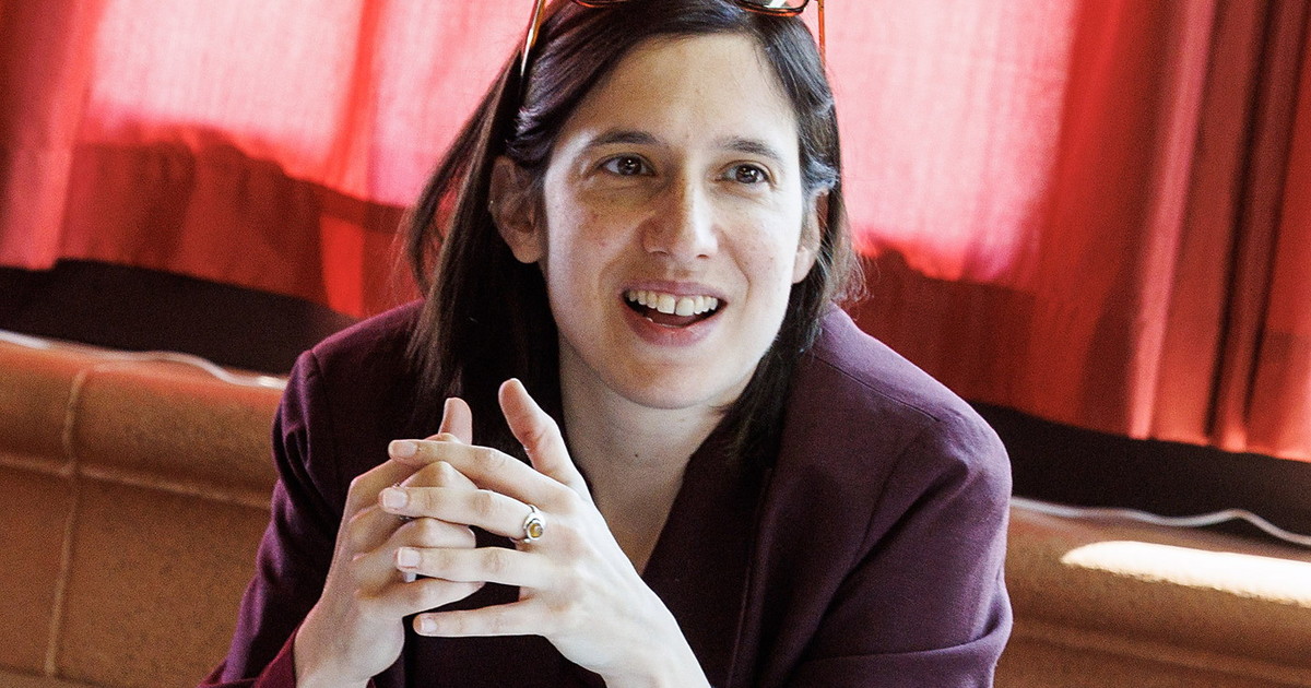 Elly Schlein in posa su Vogue: "Tipica rivista del mondo operaio ...