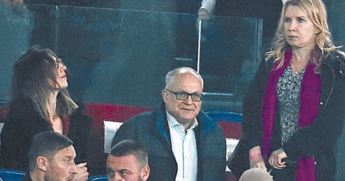 Roberto Gualtieri, il giallo della bionda allo stadio – Libero Quotidiano