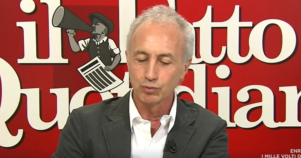 Travaglio insulta Berlusconi dopo la morte: "Il porco è diventato bello ...