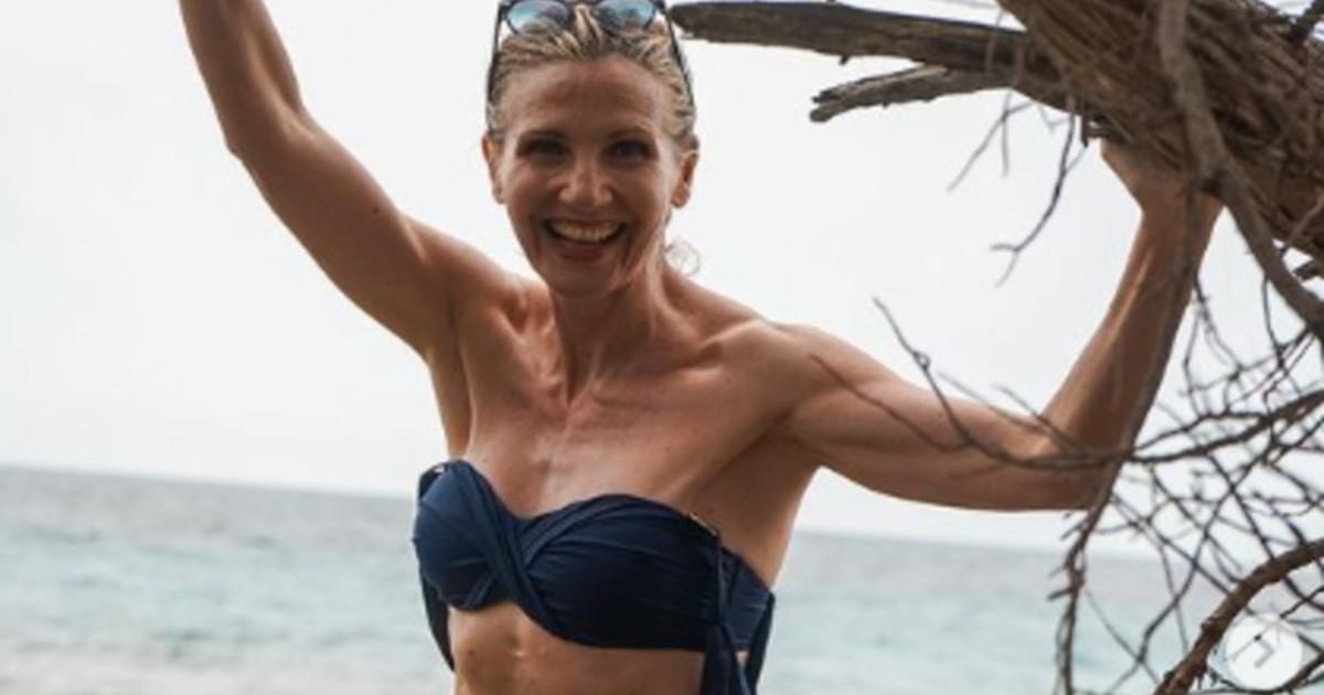 Lorella Cuccarini, fisico mozzafiato a 57 anni: il commento di Arisa spiazza tutti | Libero ...