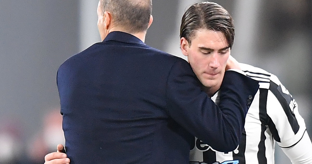 Allegri-Vlahovic, alta tensione negli spogliatoi: "Giochi 15 minuti" | Libero Quotidiano.it