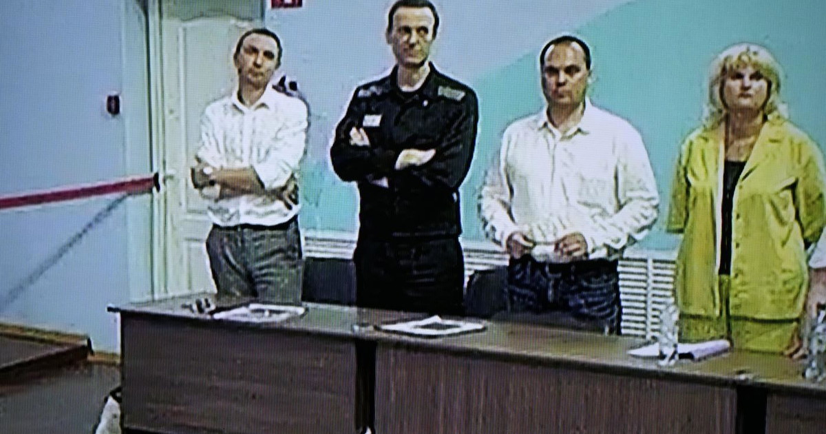 Navalny, condanna choc a 19 anni per "estremismo": la dura reazione ...