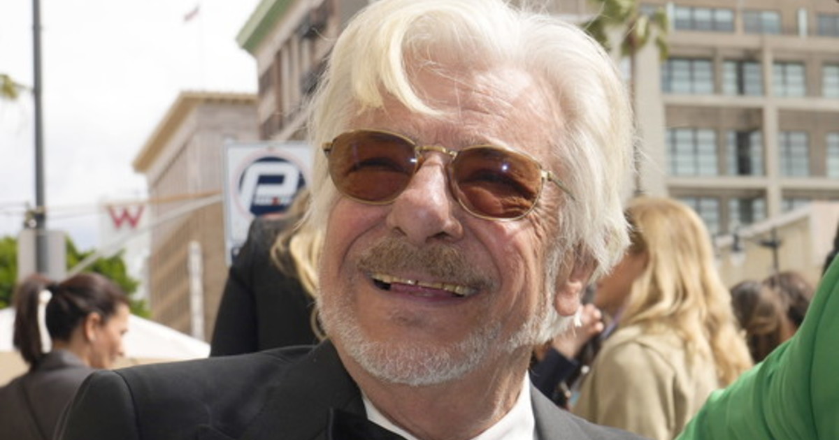 Giancarlo Giannini asfalta il giornalista di Repubblica: "Leggo ...