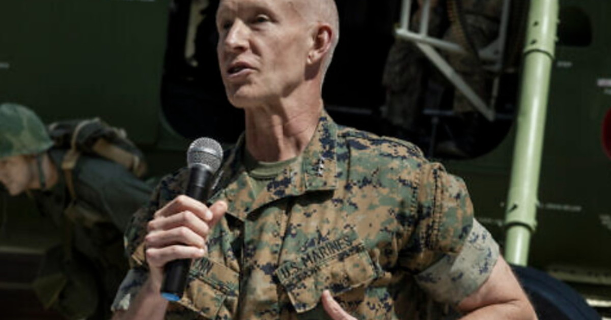 James Glyn, "inviato dagli Usa": chi è il "super-generale" che può ...