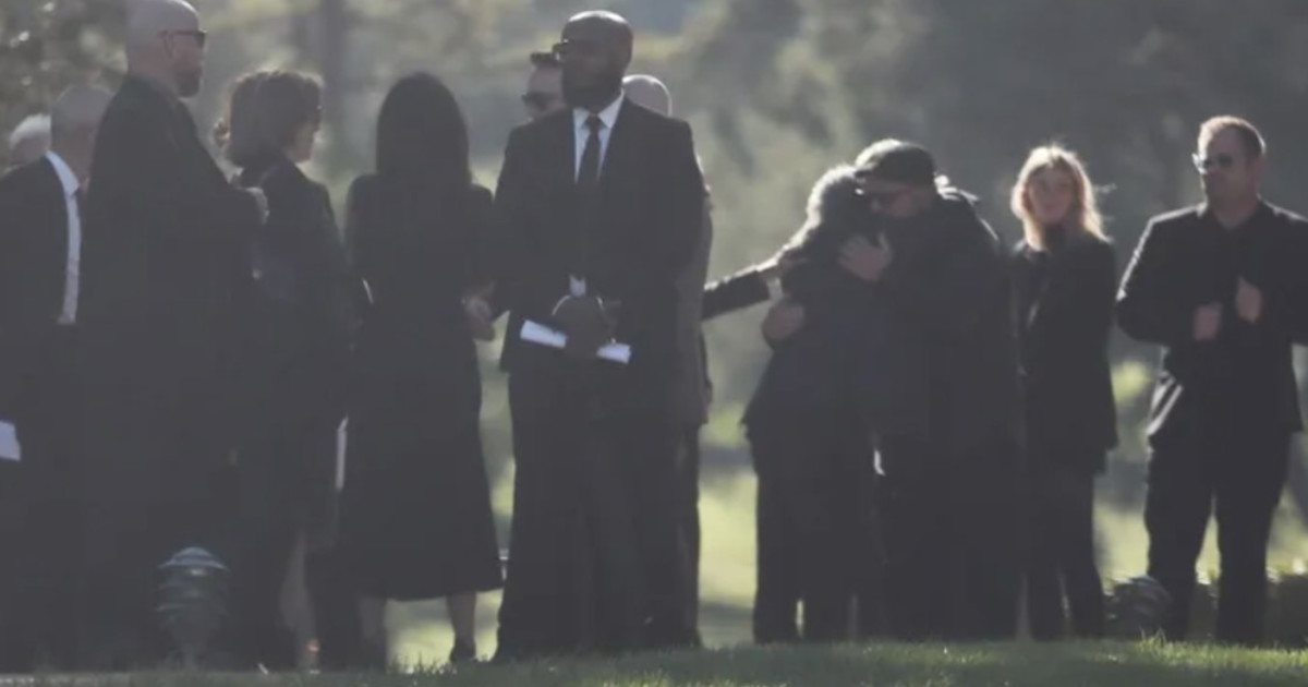 Matthew Perry, "chi si è presentato al funerale": una scena straziante ...