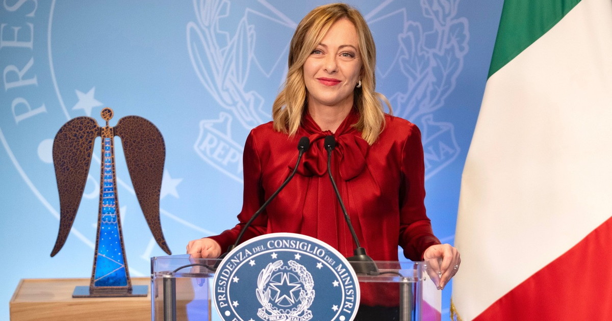Giorgia Meloni e la collezione di angeli: ecco cosa c'è dietro | Libero ...