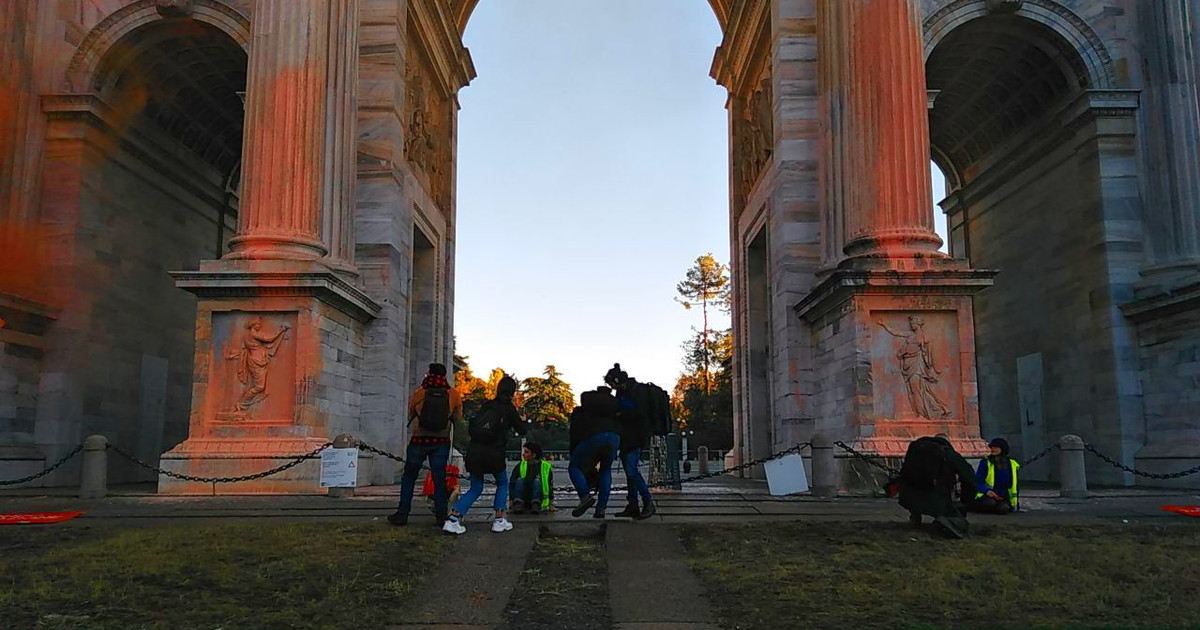 Ultima Generazione, l'attivista: "Più importante l'arte o il fatto che ...