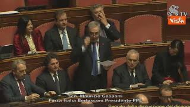 Scontro Al Senato Tra Gasparri E Renzi Il Senatore Di Forza Italia Mi