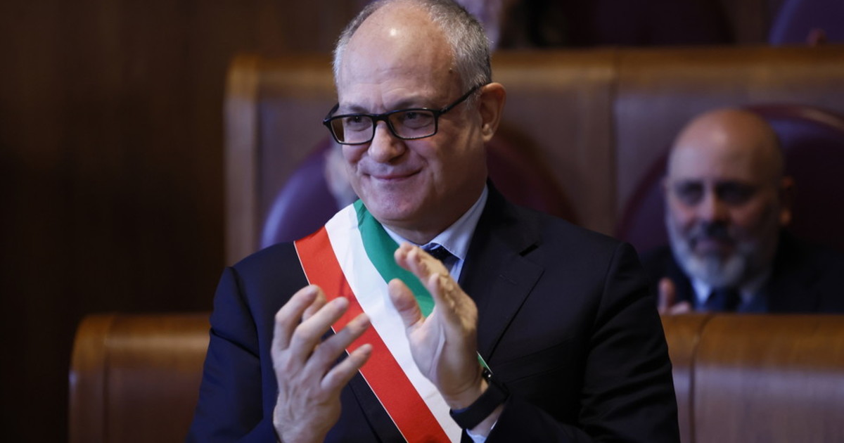 Case popolari a Roma, Gualtieri dà più punti a chi occupa | Libero ...