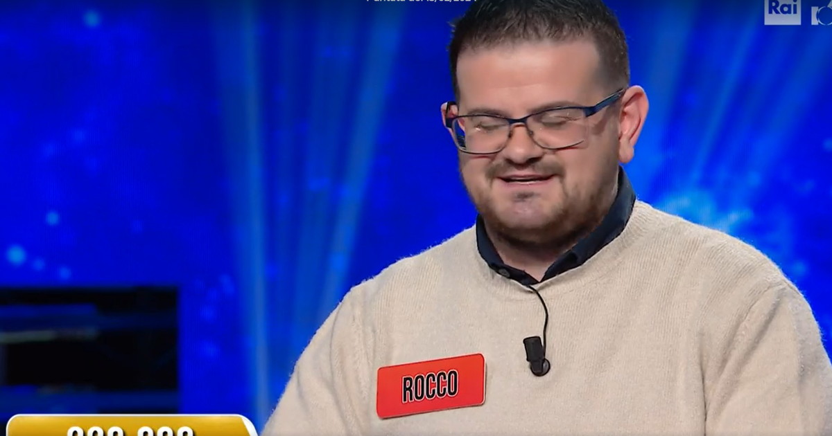 L'Eredità, problemi di cuore per Rocco: "Dai, che...", si alza un grido | Libero Quotidiano.it