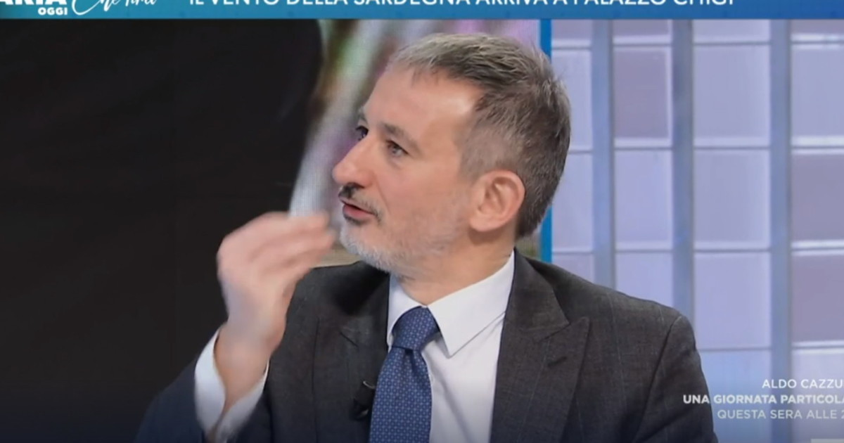 Pietro Senaldi su Conte: "Grazie al favore di Beppe grillo", perché può ...