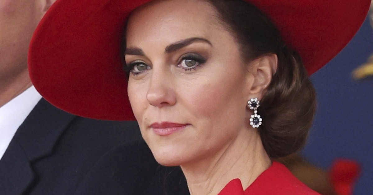Kate Middleton, rumors sul calvario: "Solo loro riescono ad aiutarla ...