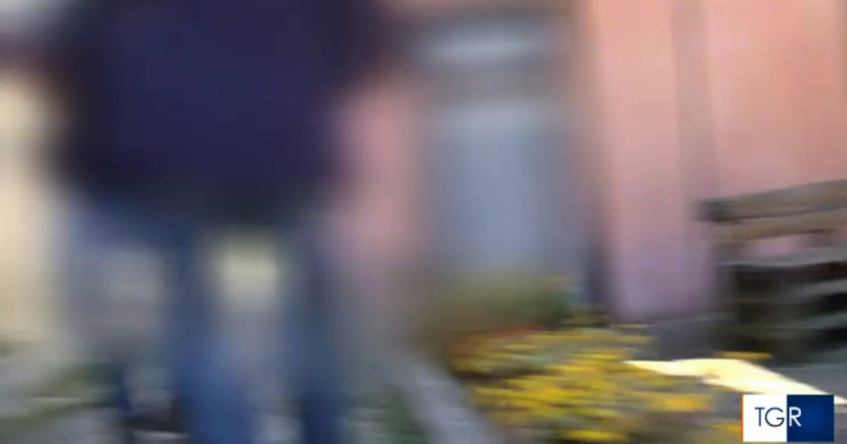 Tg3, agguato alla troupe in Calabria: presi a bastonate. E poi? Si scusano... | Libero Quotidiano.it