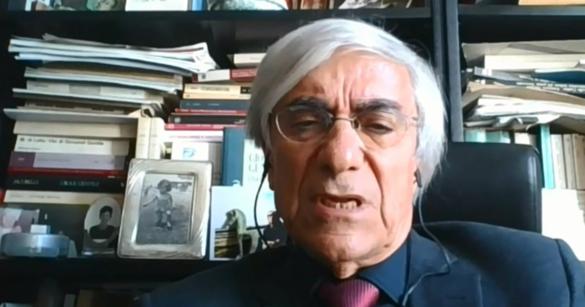 Angelo D'Orsi rischia il processo: "Presi a manganellate da poliziotti ...