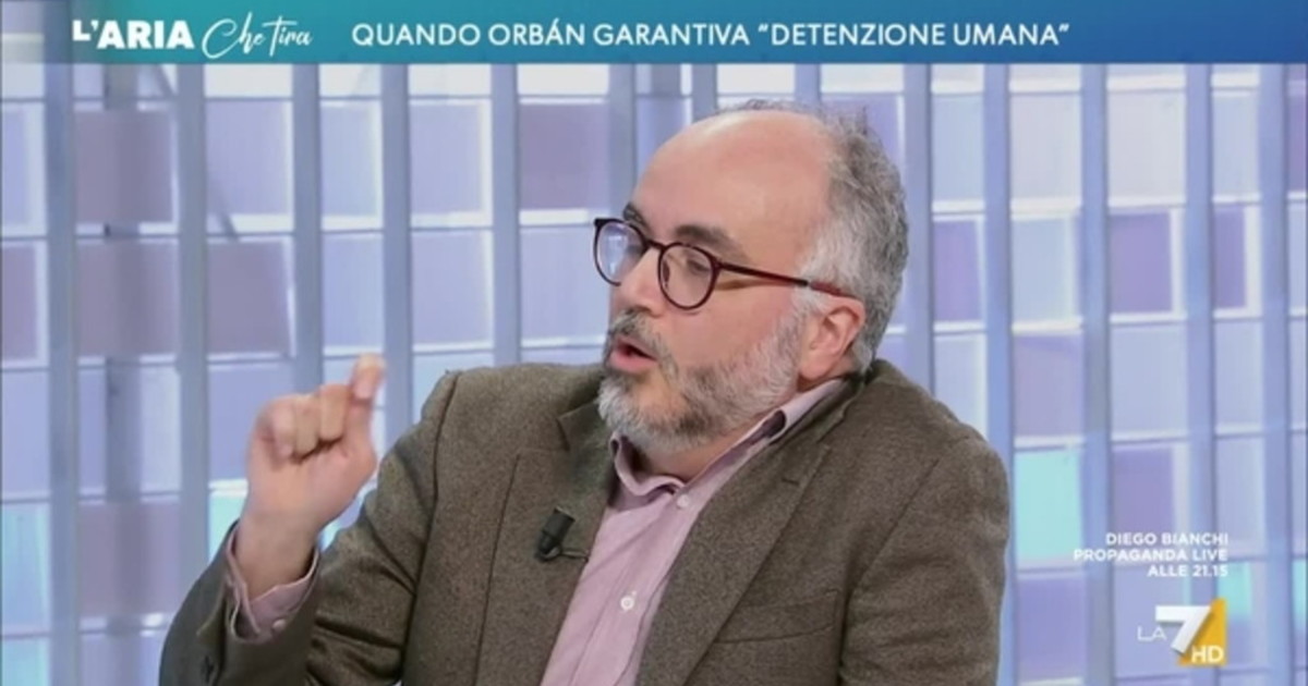 Christian Raimo, sempre colpa degli "sbirri": dialettica e botte ...