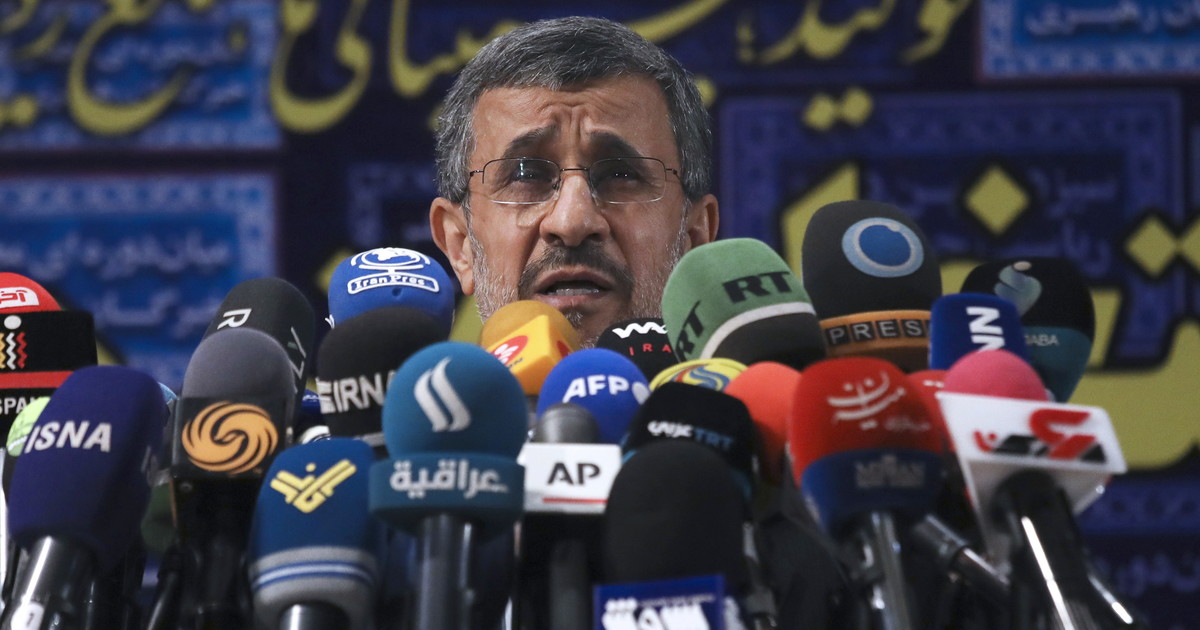 Iran, Mahmoud Ahmadinejad in corsa alla presidenza | Libero Quotidiano.it
