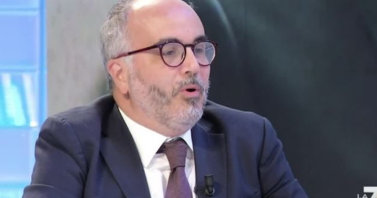 Christian Raimo, l'ultima sparata a L'aria che tira: "Una canna fatta bene" | Libero Quotidiano.it