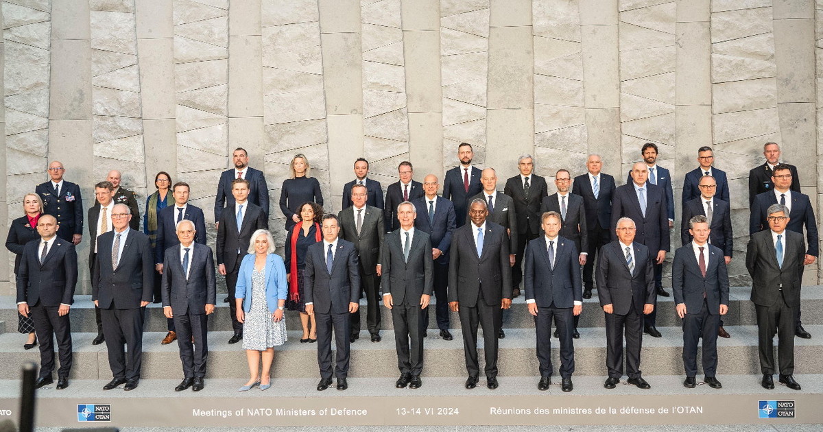 Il Ministro della Difesa Guido Crosetto al Consiglio Atlantico dei ...