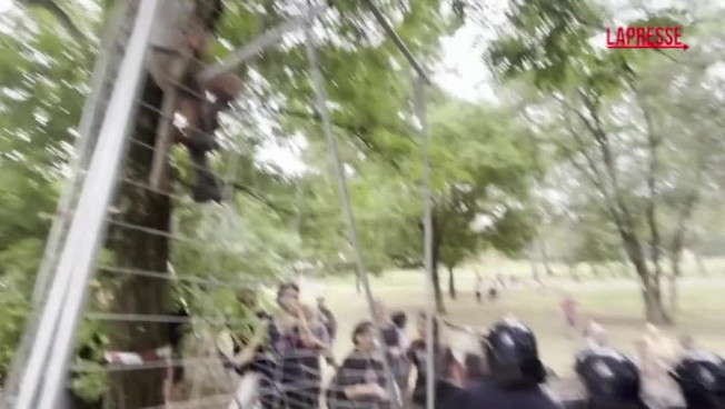 Scontri tra attivisti e polizia al parco Don Bosco | diversi feriti a ...