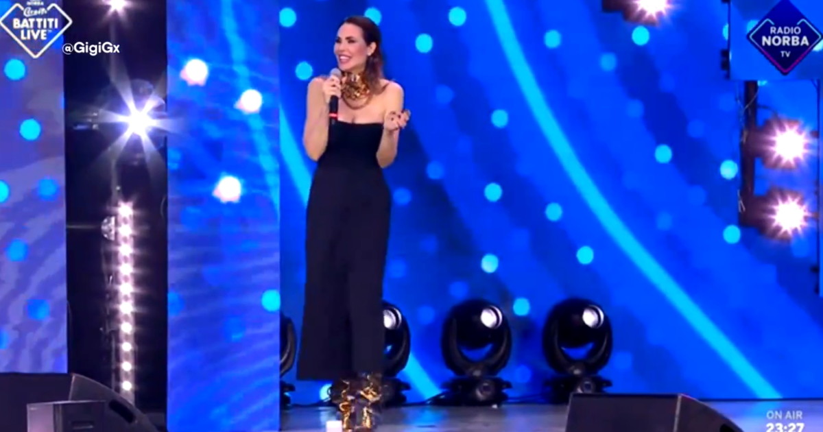 Battiti Live, il microfono di Ilary Blasi resta aperto: "Che devo dire ...