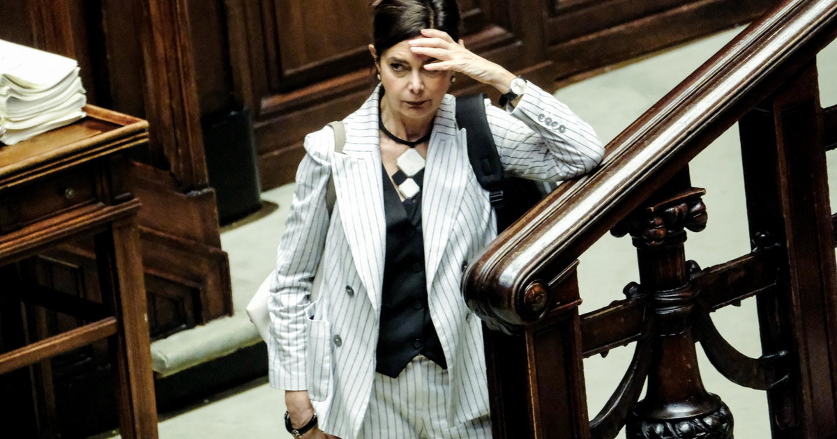 Segre psicopatica Laura Boldrini nella bufera | Ha invitato dei ...