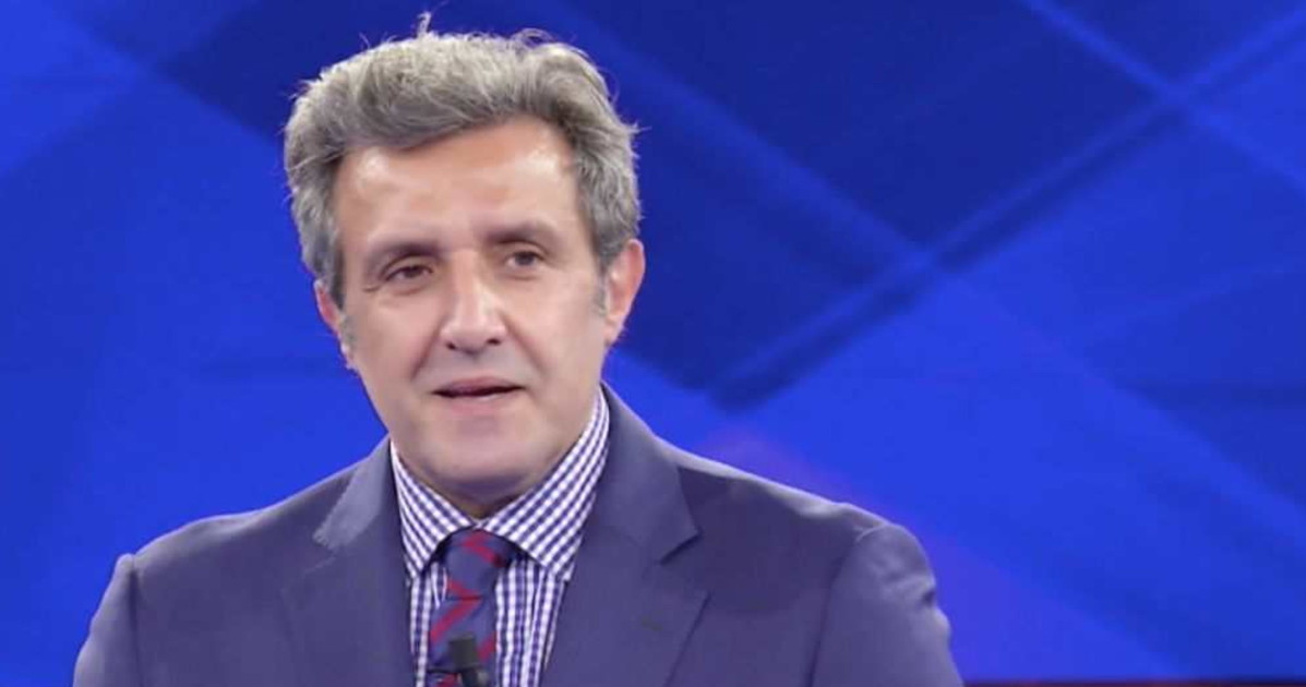 Flavio Insinna, la rivelazione choc: "Striscia por***ografia televisiva ...