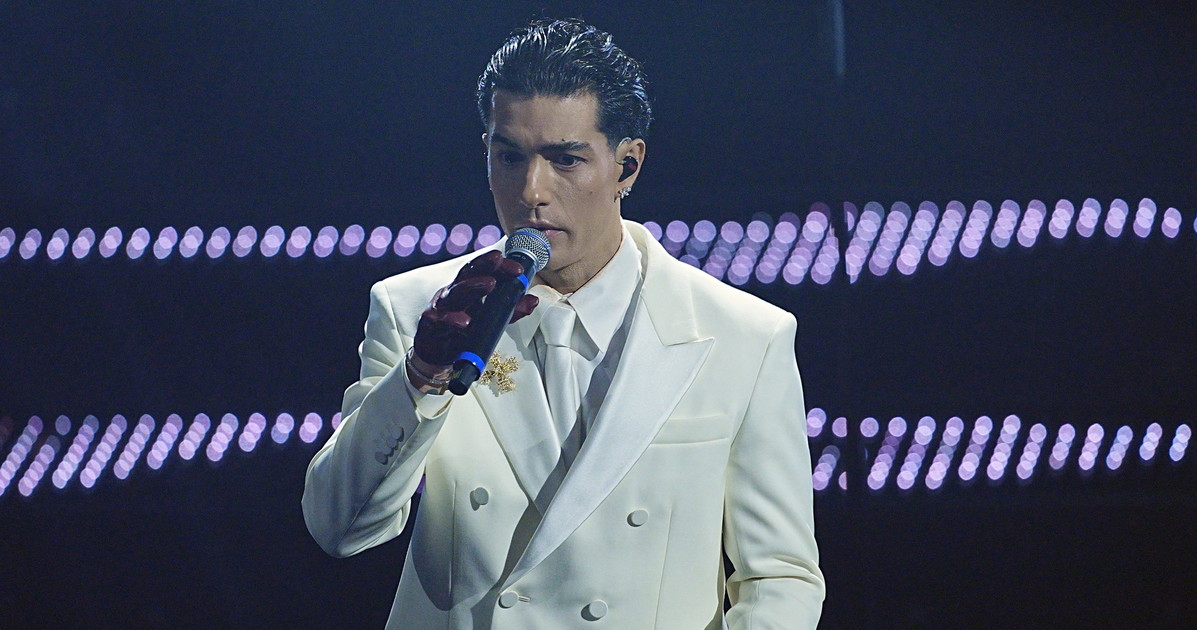 Sanremo 2025, Tony Effe irriconoscibile: tatuaggi cancellati | Libero ...