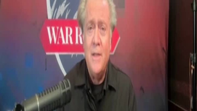 Steve Bannon attacca Zelensky: "È un truffatore" | Libero Quotidiano.it