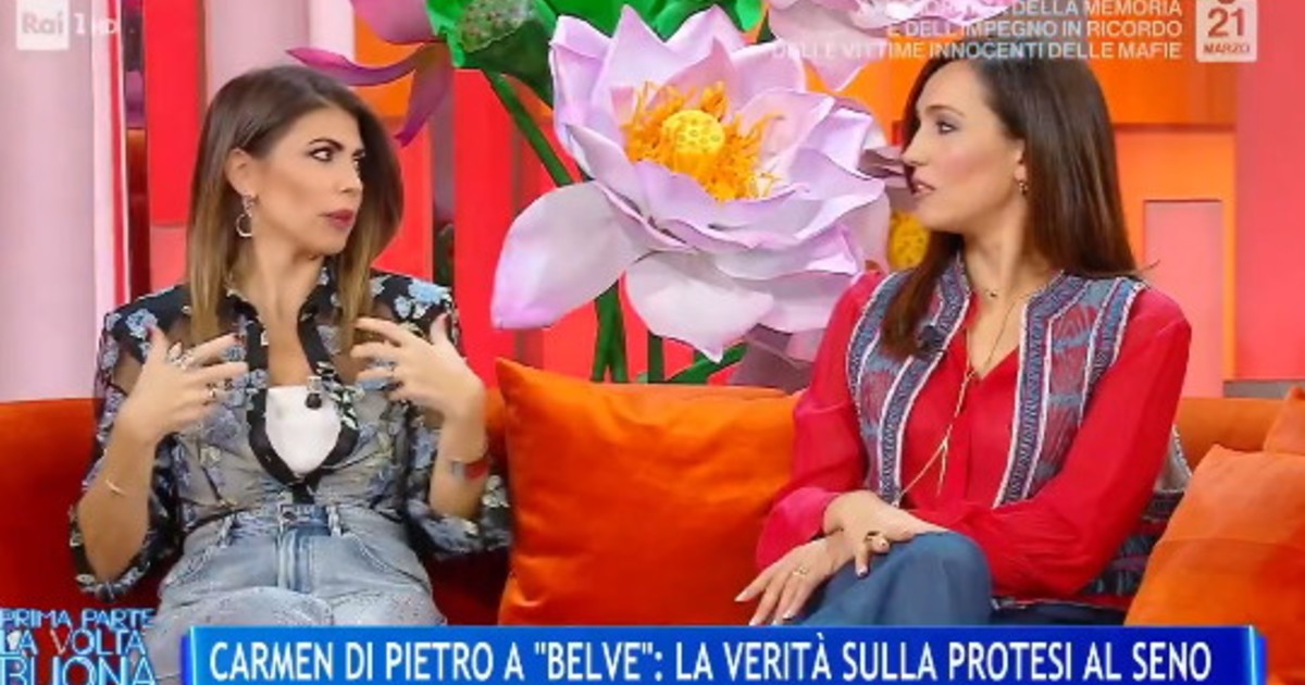 La Volta buona, "il segreto del suo seno sodo". Flora Canto sconvolge la Balivo | Libero ...