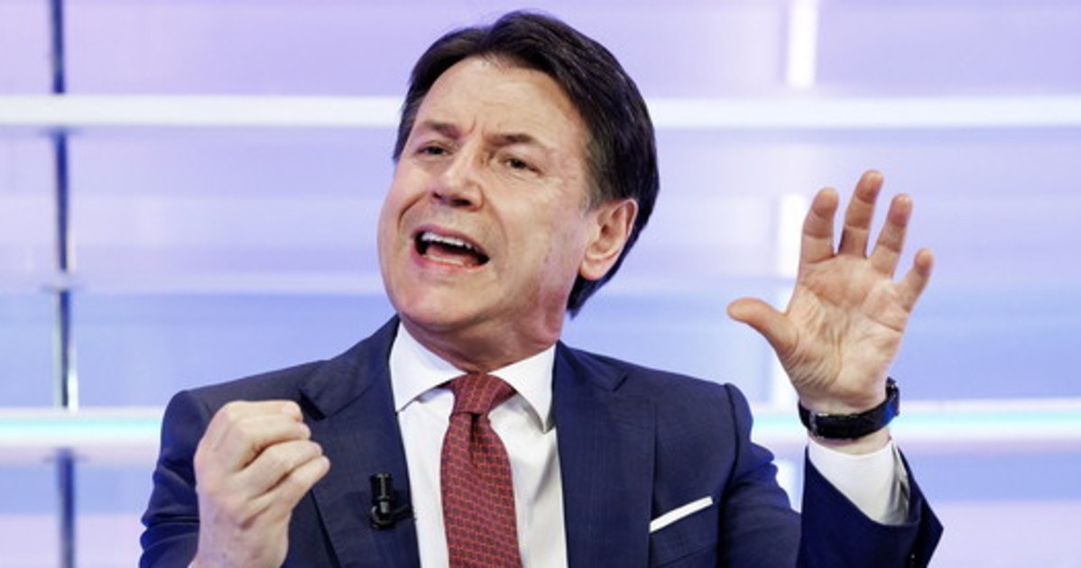 Giuseppe Conte, "Meloni dilettante": cosa dimentica | Libero Quotidiano.it