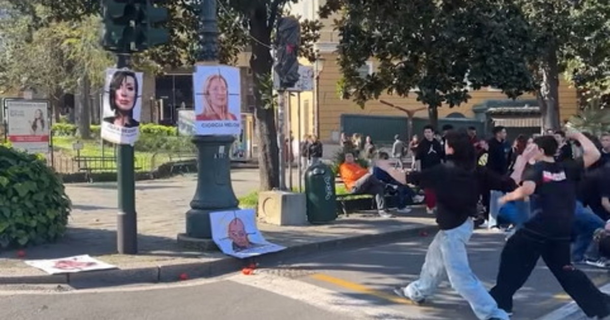 Meloni e Bernini, la vergogna degli studenti: pietre e fiamme a Genova ...