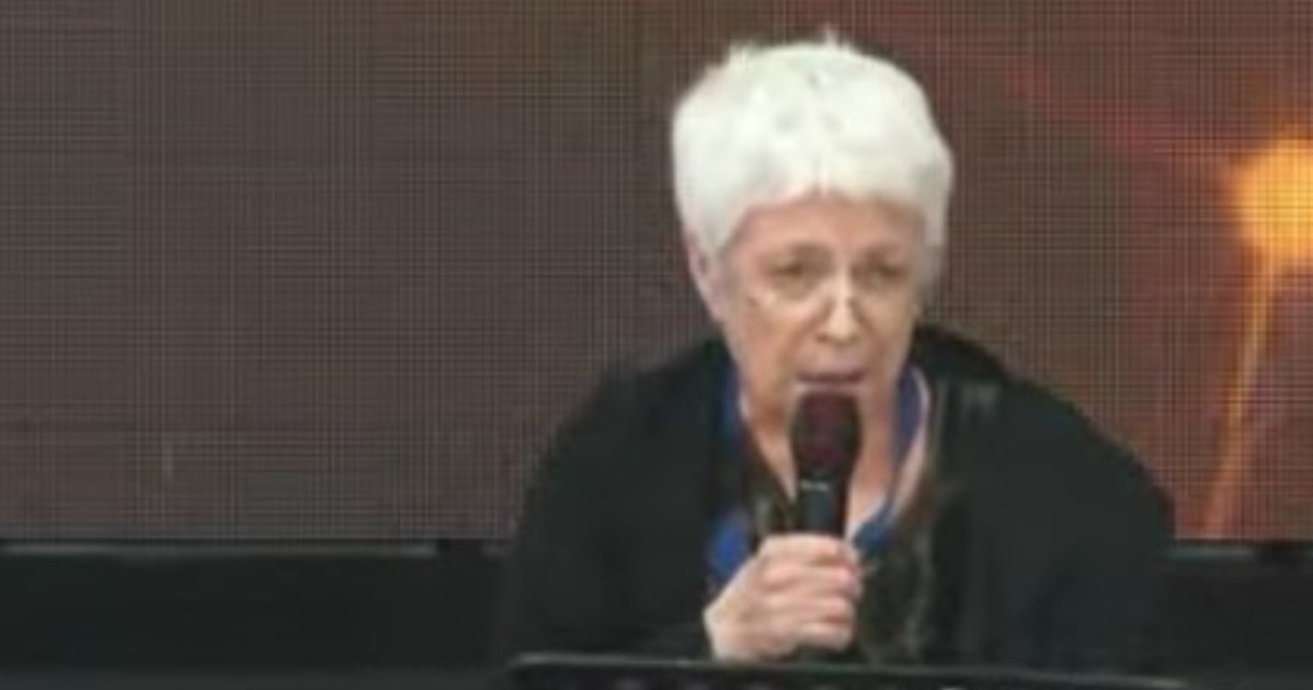 M5s, Barbara Spinelli cita dal palco il Pd? Bordate di fischi | Libero Quotidiano.it