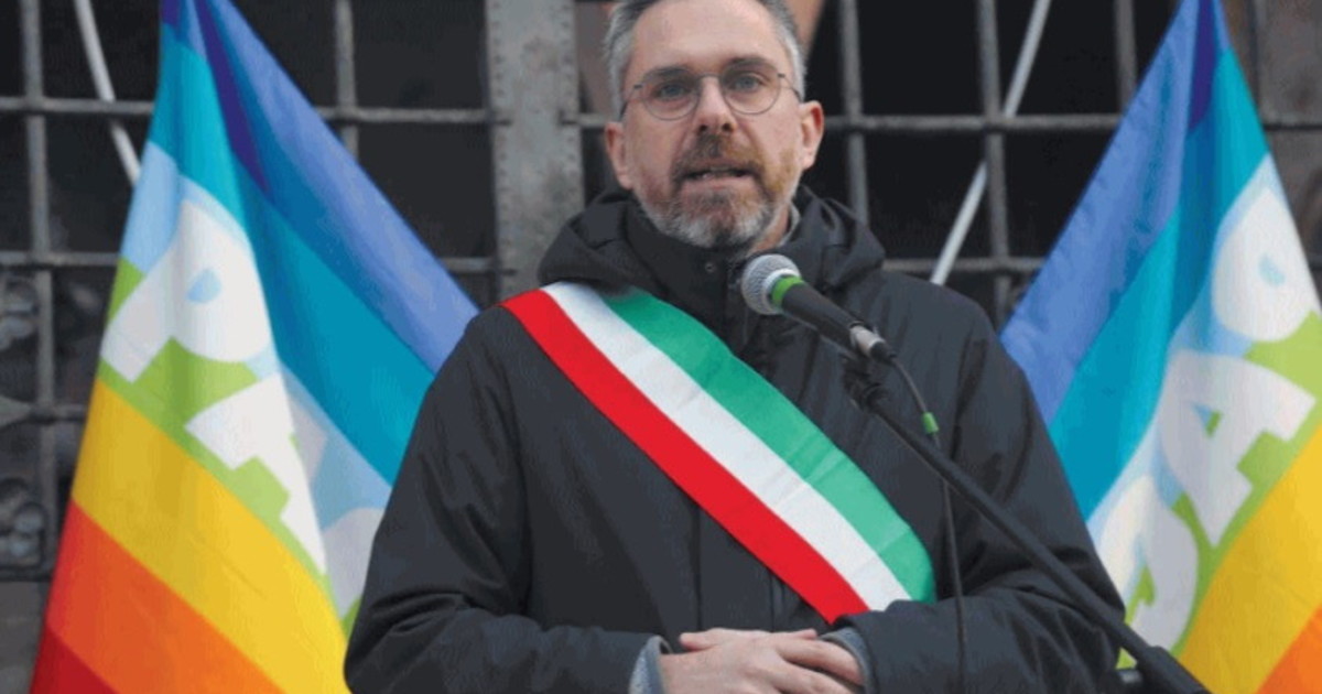 Matteo Lepore fa lavorare i dipendenti del Comune alla piazzata rossa ...