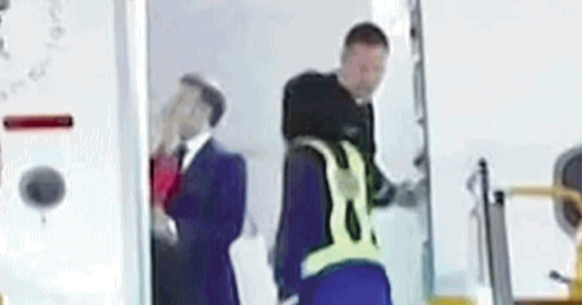 Macron e Brigitte, fango dopo lo schiaffo: "Fazzolettino e cocaina ...