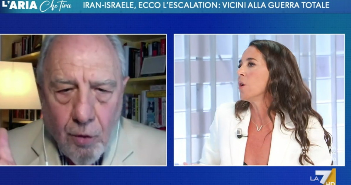 L'aria che tira, Ronzulli spiana Caprarica: "Via il microfono!", rissa a La7 | Libero Quotidiano.it