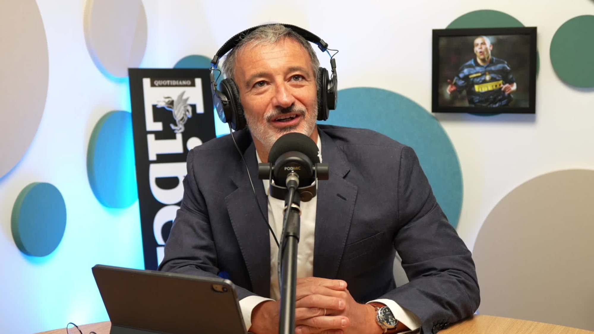 Senaldi, "Perché dico viva la Francia" | Libero Quotidiano.it