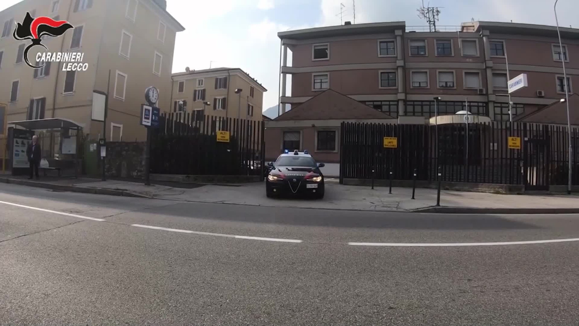 Arrestato trapper Baby Gang, trovato con una pistola | Libero Quotidiano.it