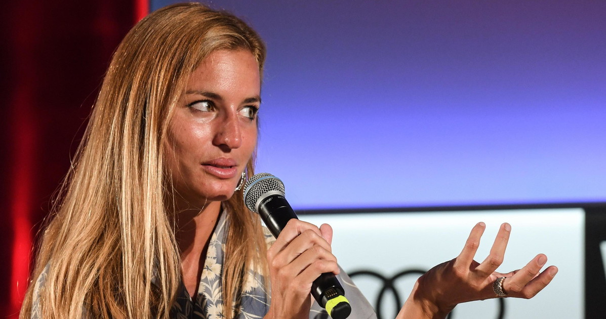 Beatrice Venezi, il contrattacco: "Ora querelo chi mi infama". Chi ...