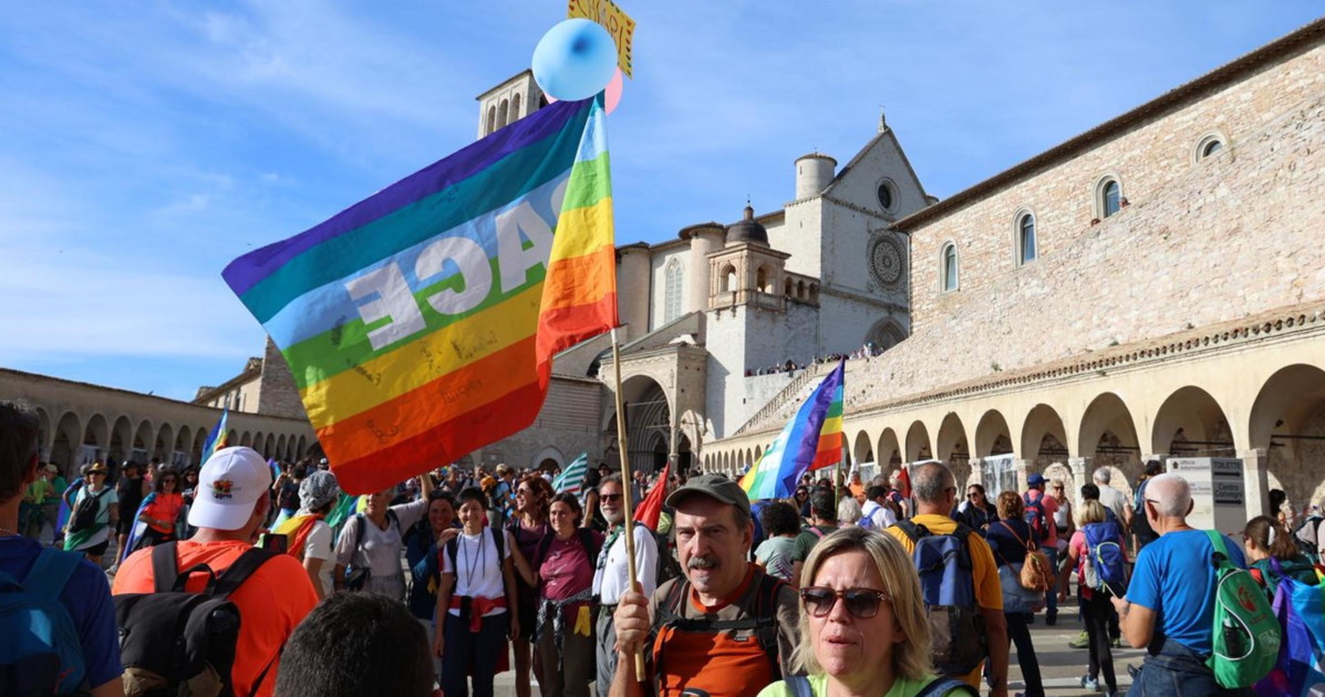 L’abbaglio di Assisi: alla Marcia della Pace usano l'atea "Imagine ...