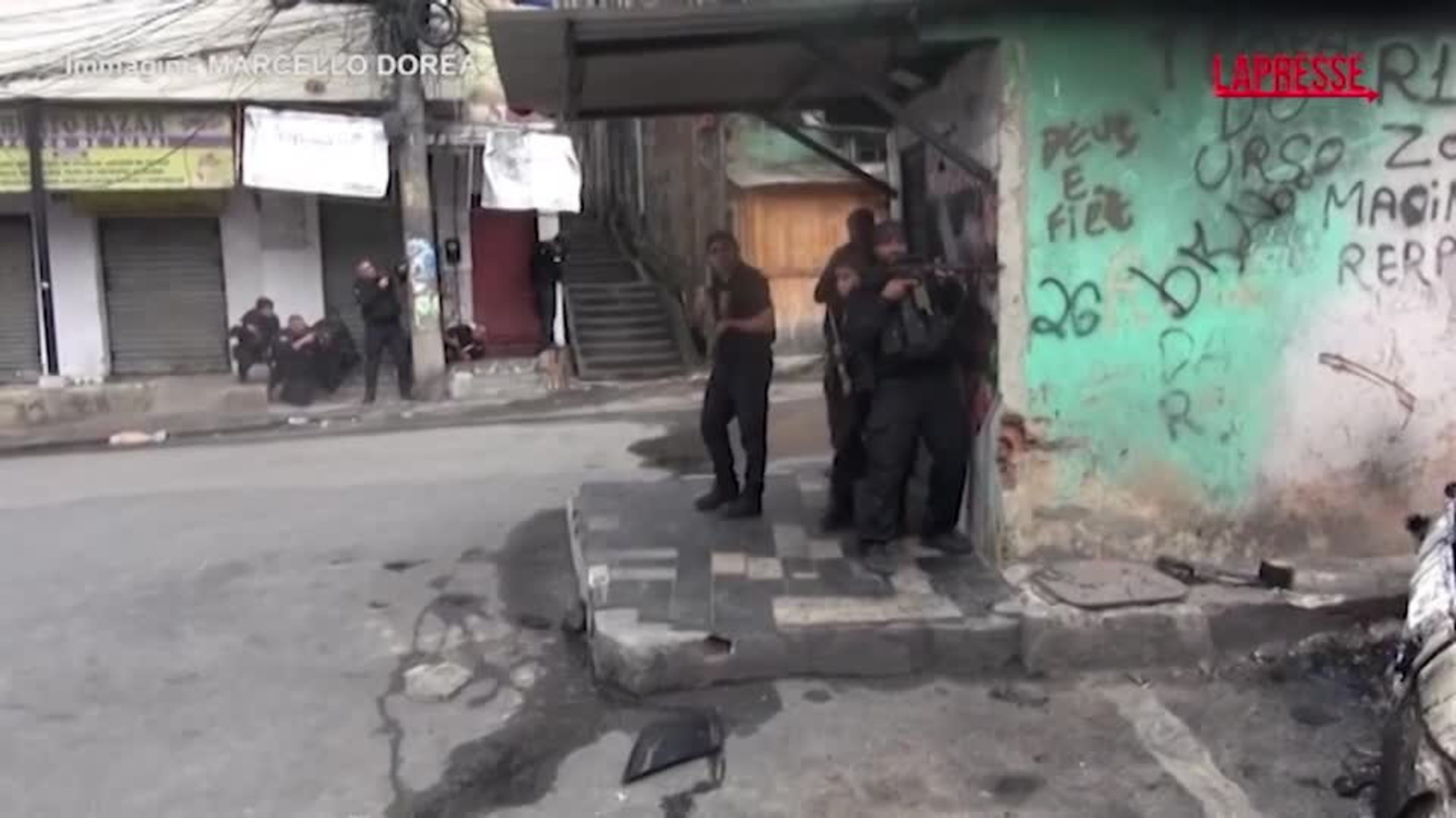 Brasile, raid contro i narcos: almeno 60 morti | Libero Quotidiano.it