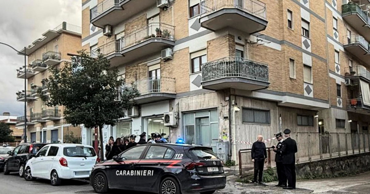 Nola, uccide la sorella e fa una videochiamata alla mamma: "Guarda, è ...